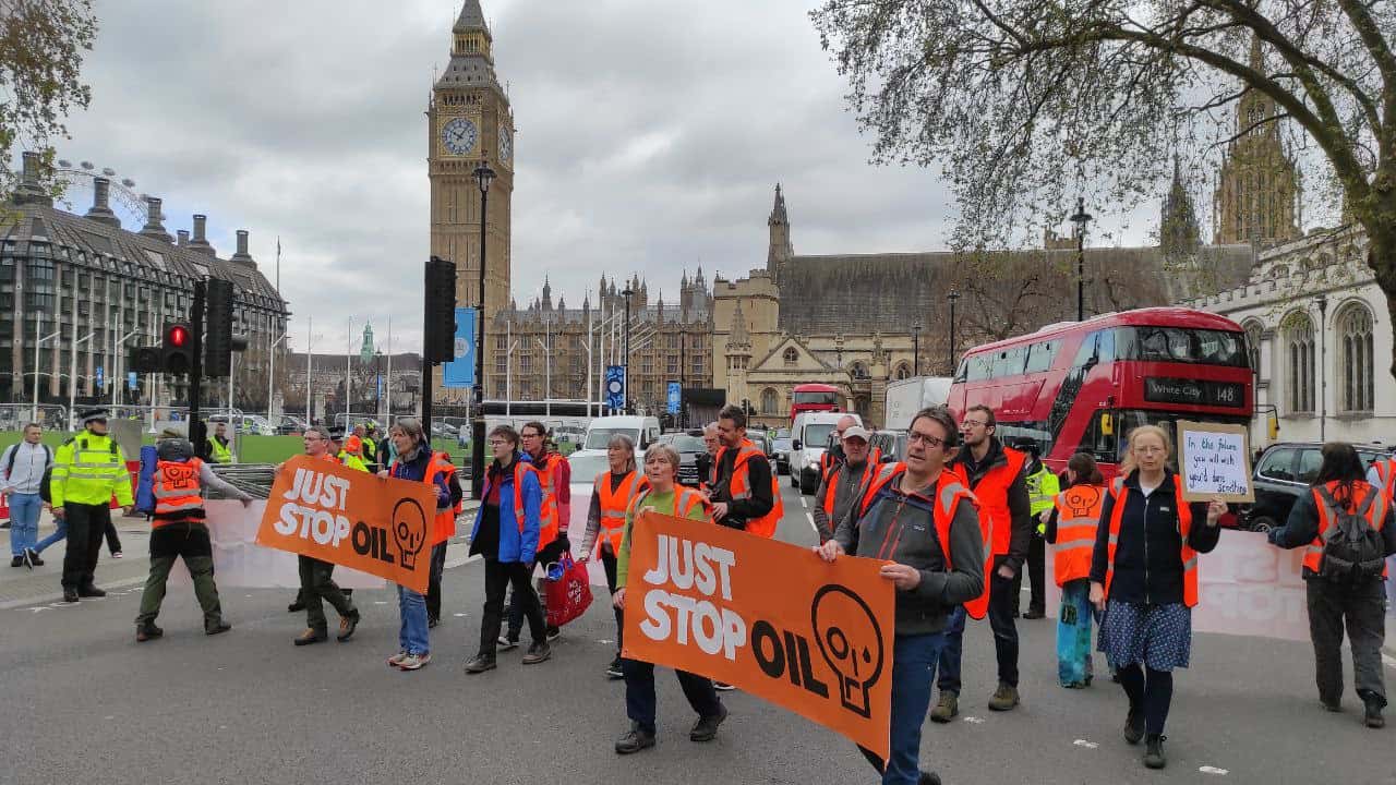 “We need to get off our screens and onto the streets!”- Just Stop Oil ...